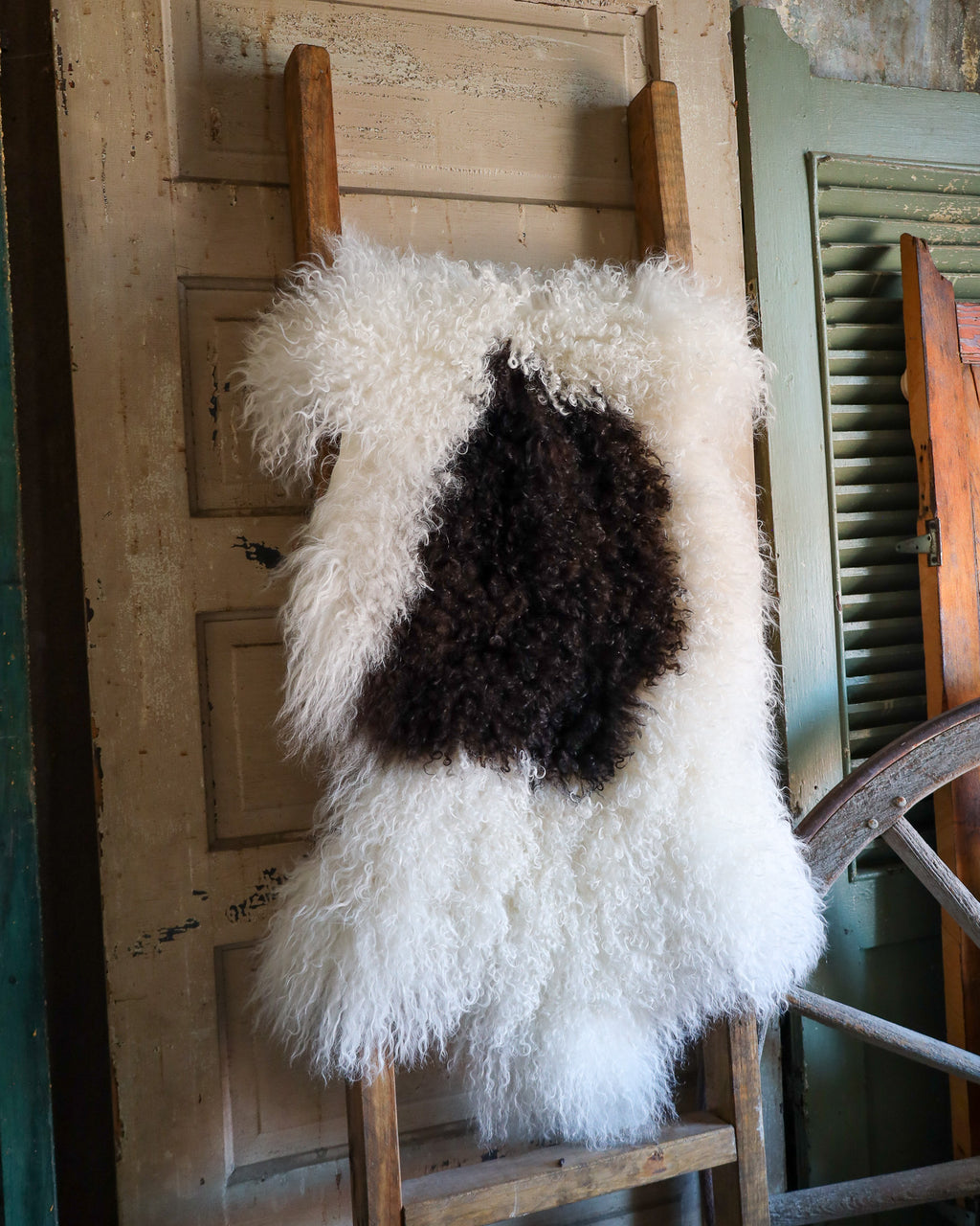 TIBETAN LAMB NATURAL HIDE – Maverick Fine Western Wear